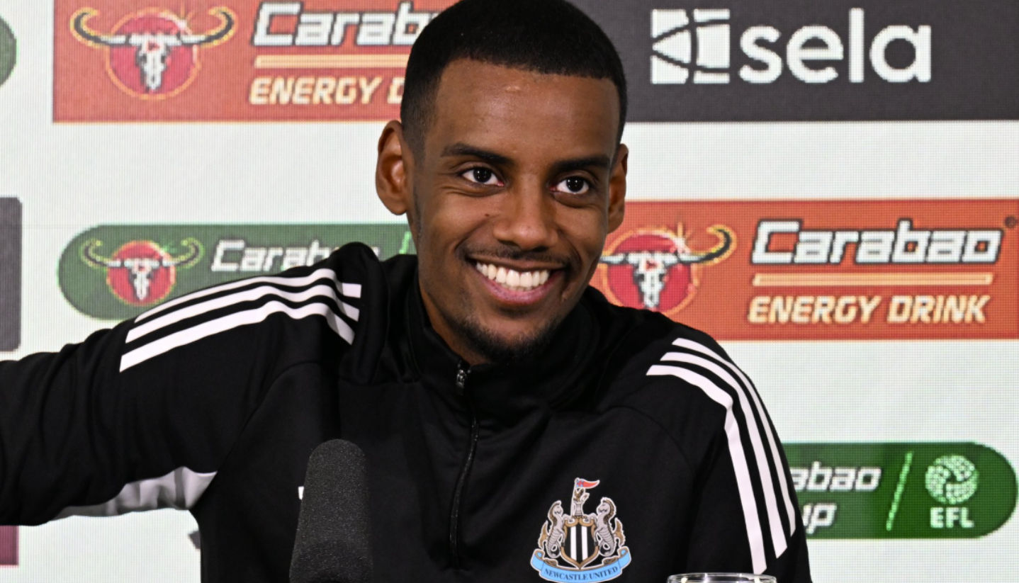 Alexander Isak sets record straight on transfer talk, contract and ...